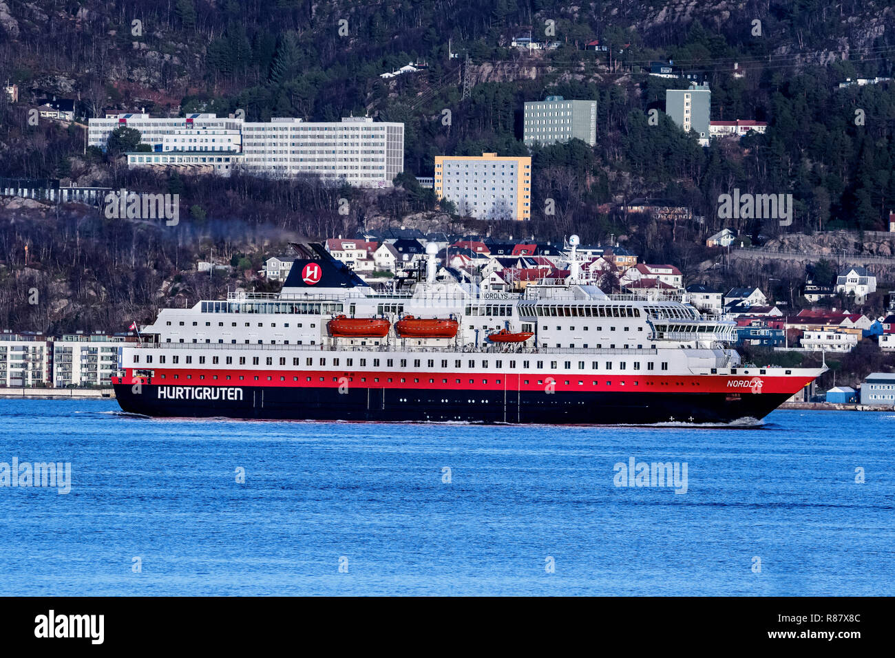 Noruega hurtigruten hi-res stock photography and images - Alamy