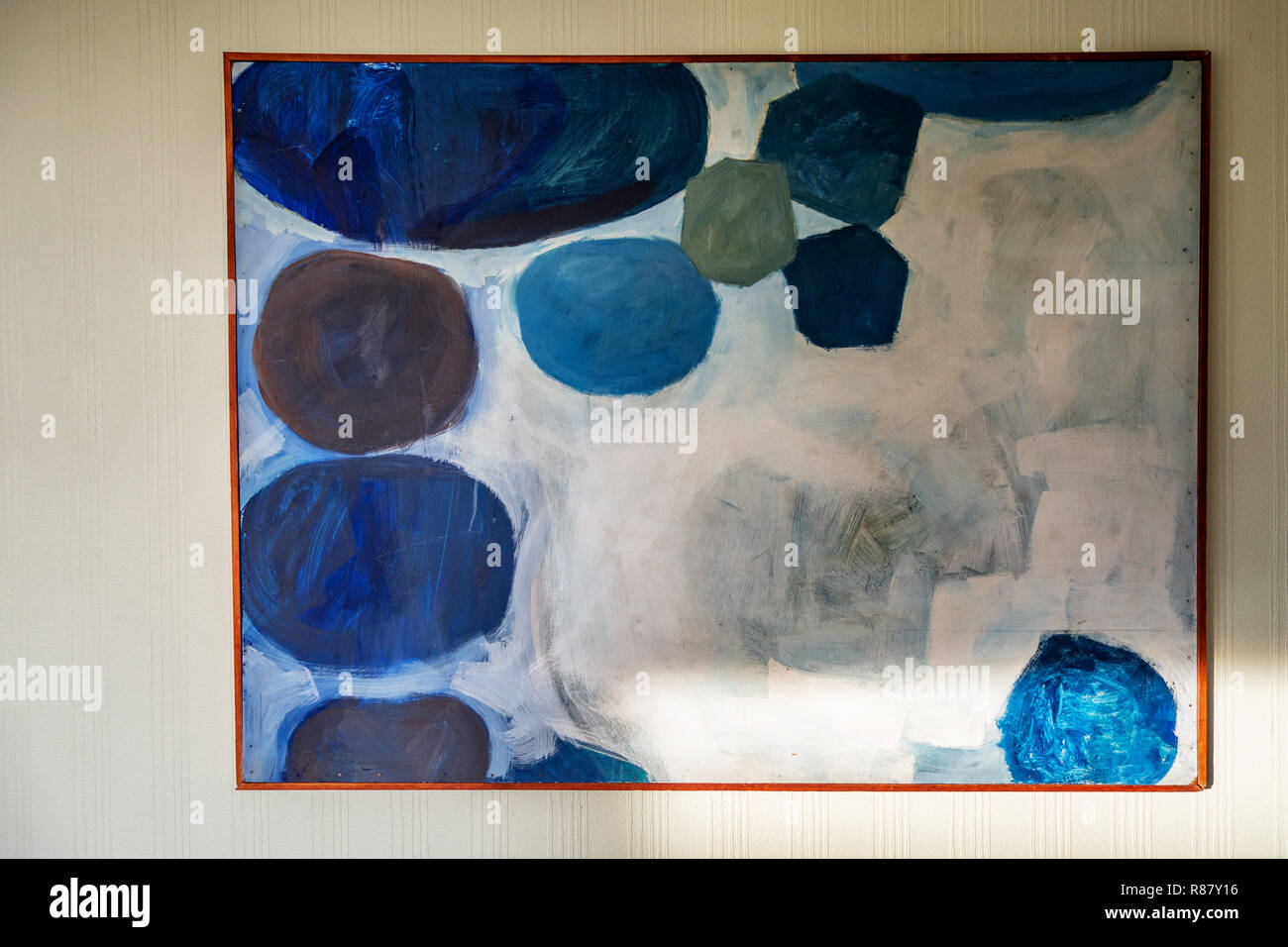 Contemporary artist painting by a 1960's Artist hanging artwork Stock ...