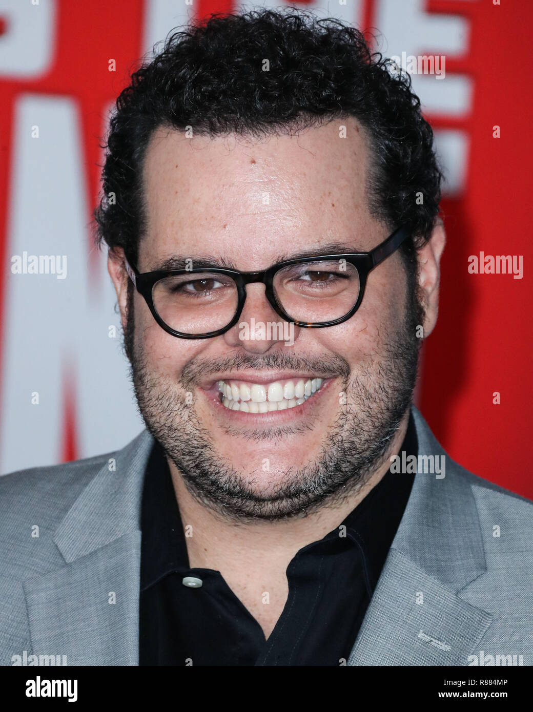 HOLLYWOOD, LOS ANGELES, CA, USA - NOVEMBER 05: Josh Gad at the World ...