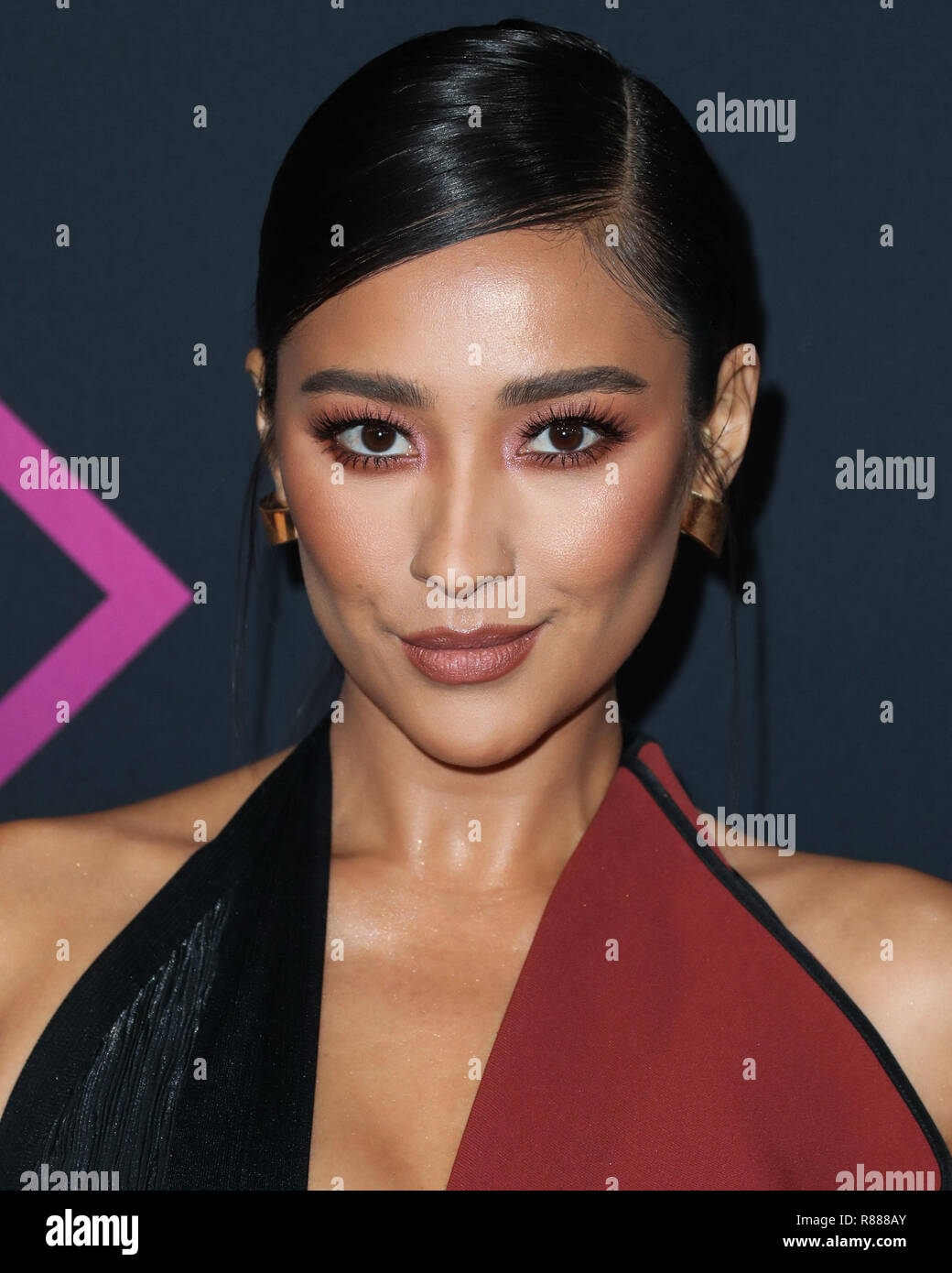 SANTA MONICA, LOS ANGELES, CA, USA - NOVEMBER 11: Actress Shay Mitchell ...