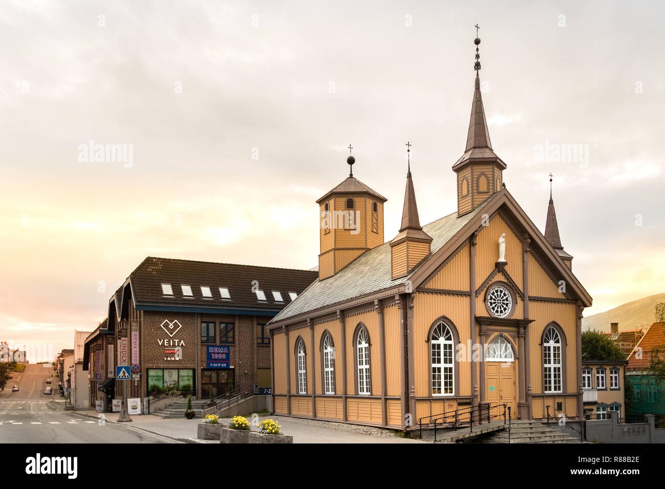 Tromso norway church hi-res stock photography and images - Alamy