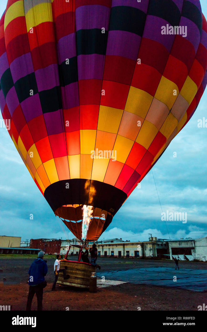 Preparations for a morning BALLOON RIDE - SAN MMIGUEL DE ALLENDE ...
