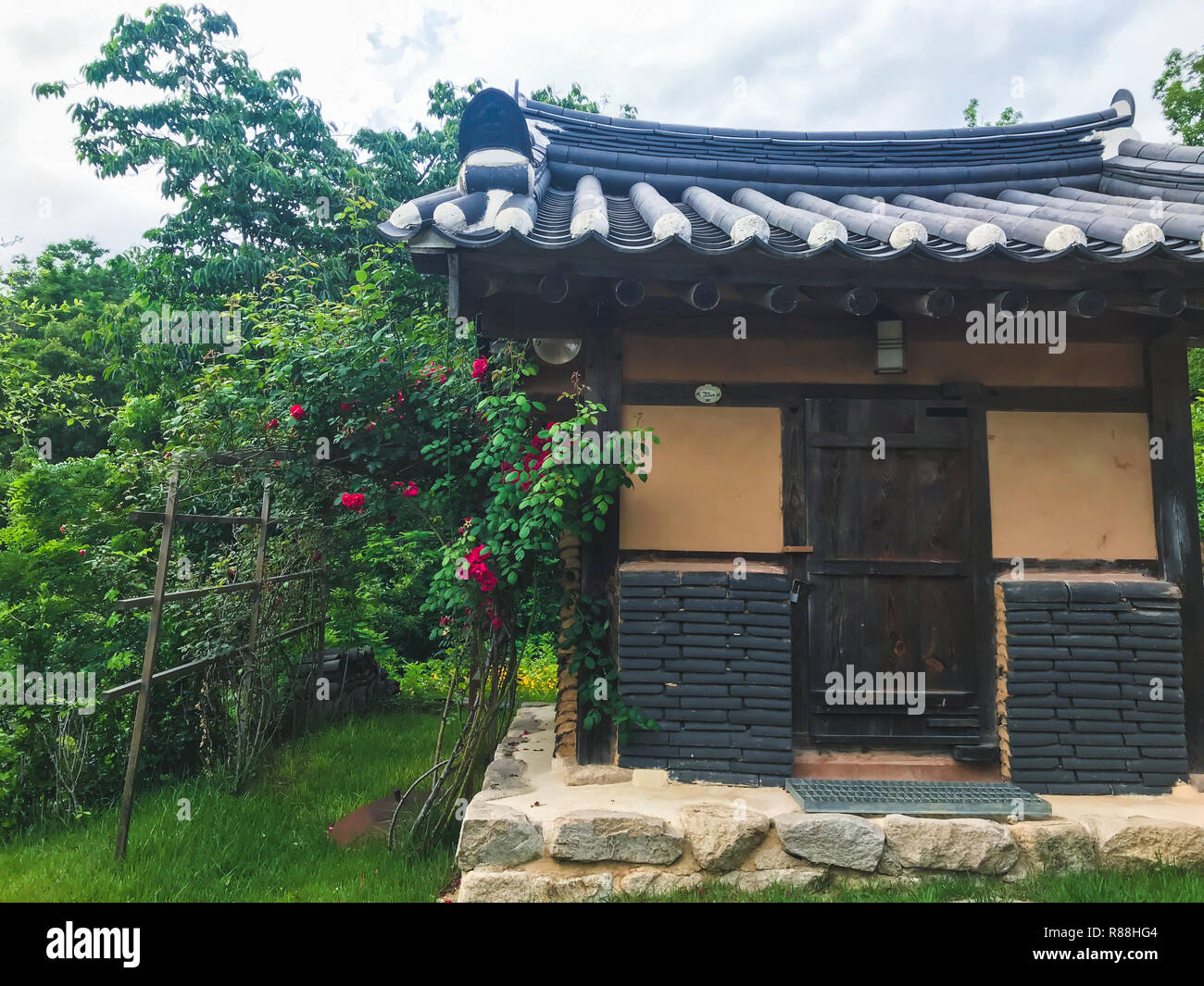 Old asian house in the traditional korean village. South Korea Stock ...