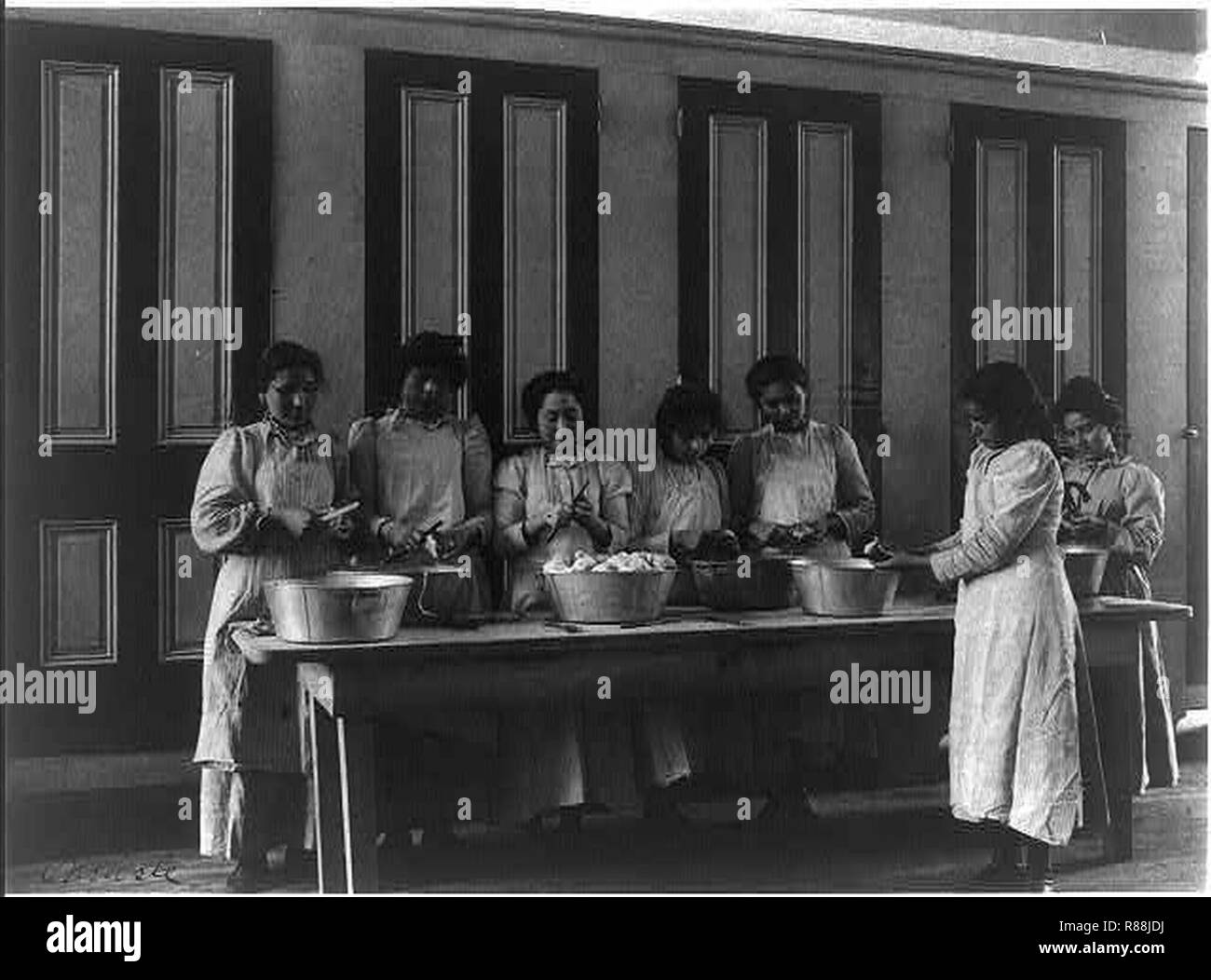 Carlisle Indian School Carlisle Pa. Cooking class Stock Photo - Alamy