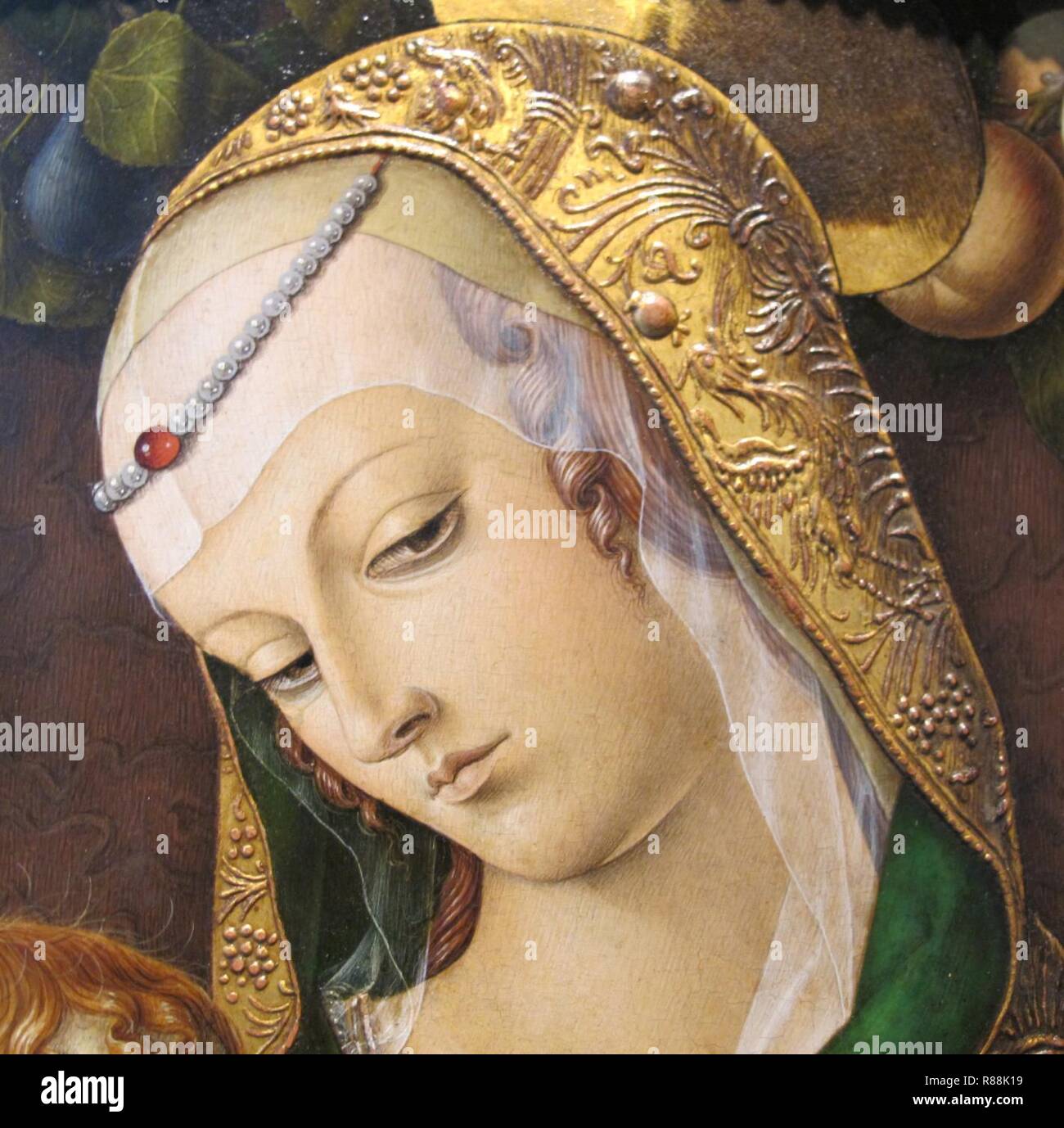 Carlo crivelli, madonna col bambino, V&A, 1480 ca. 03 Stock Photo - Alamy