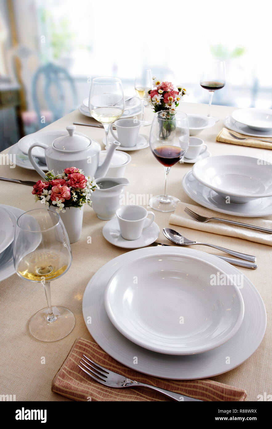 Ceramic and glass industry hi-res stock photography and images - Alamy