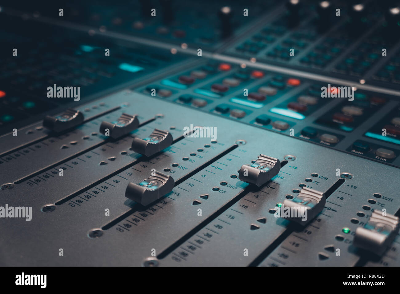 Vocal production hi-res stock photography and images - Alamy