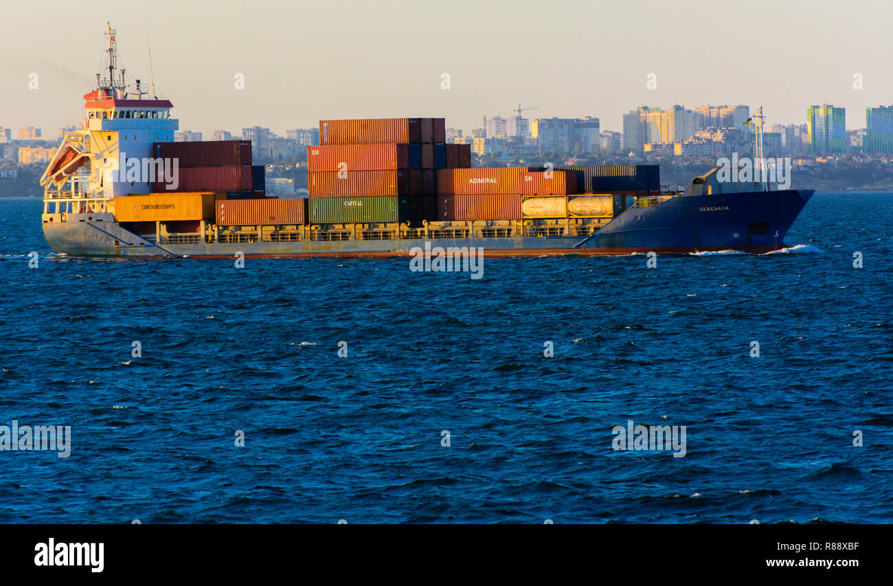 Ship containers open hi-res stock photography and images - Alamy