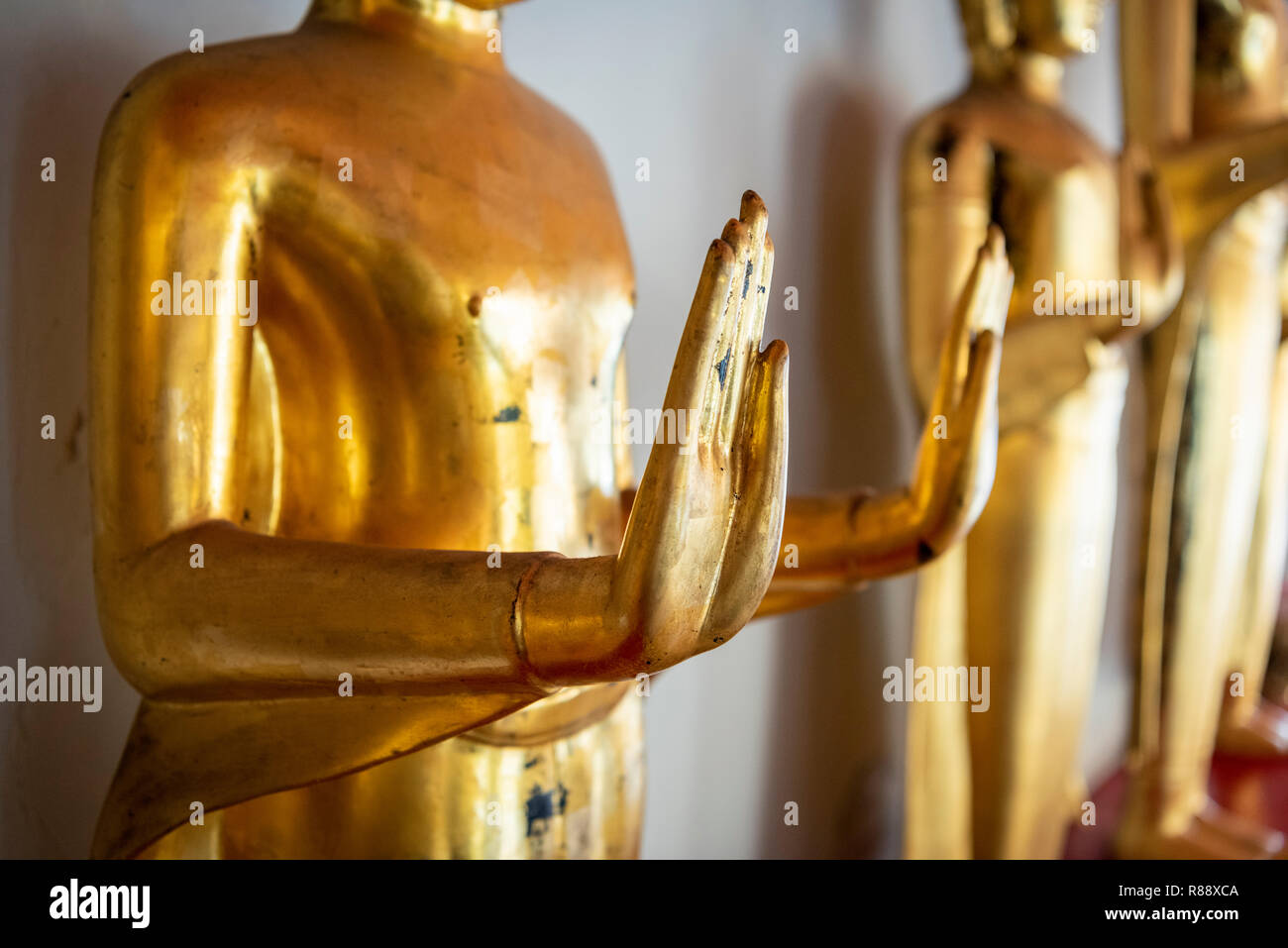 Hand of the golden buddha hi-res stock photography and images - Alamy