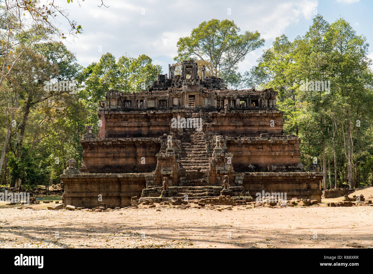 Straight view of temple hi-res stock photography and images - Alamy
