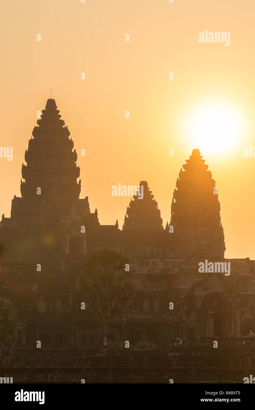 A glourious sunrise over the temples of Angkor Wat in Cambodia Stock ...
