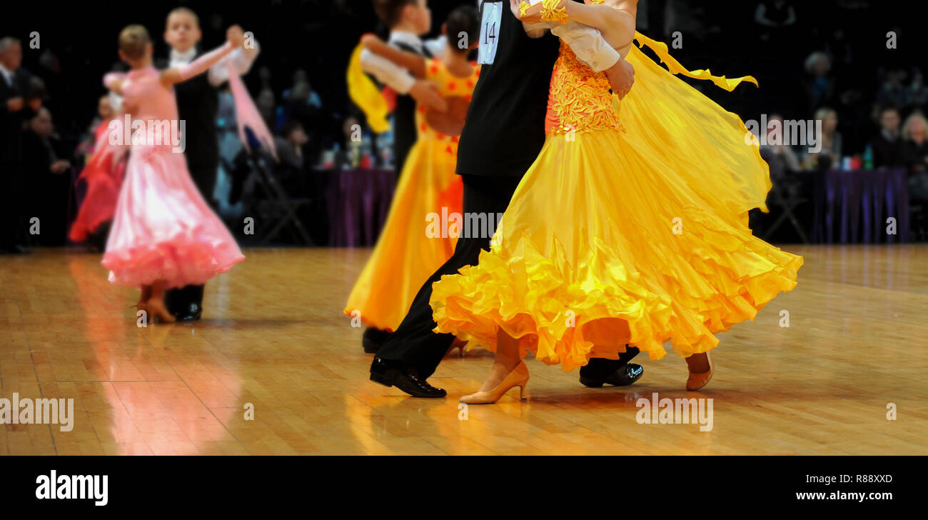 couple dancing Latin dancing Stock Photo - Alamy