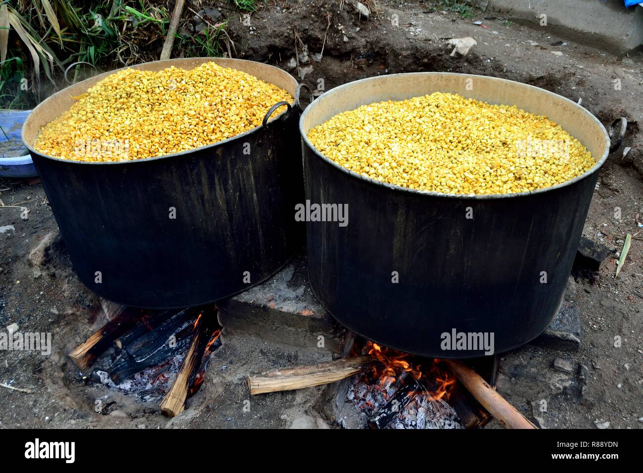 Cooking Cancha -Roasted corn grains in YUNGAY. Department of Ancash ...
