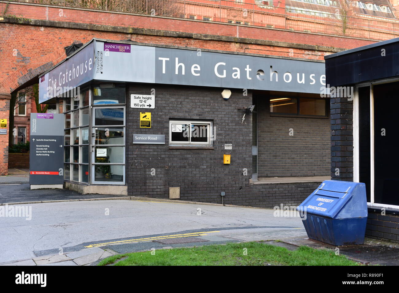 Umist campus of manchester university hi-res stock photography and ...