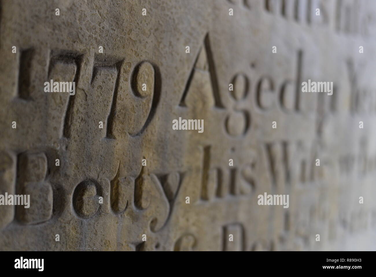 18th century burial carvings hi-res stock photography and images - Alamy