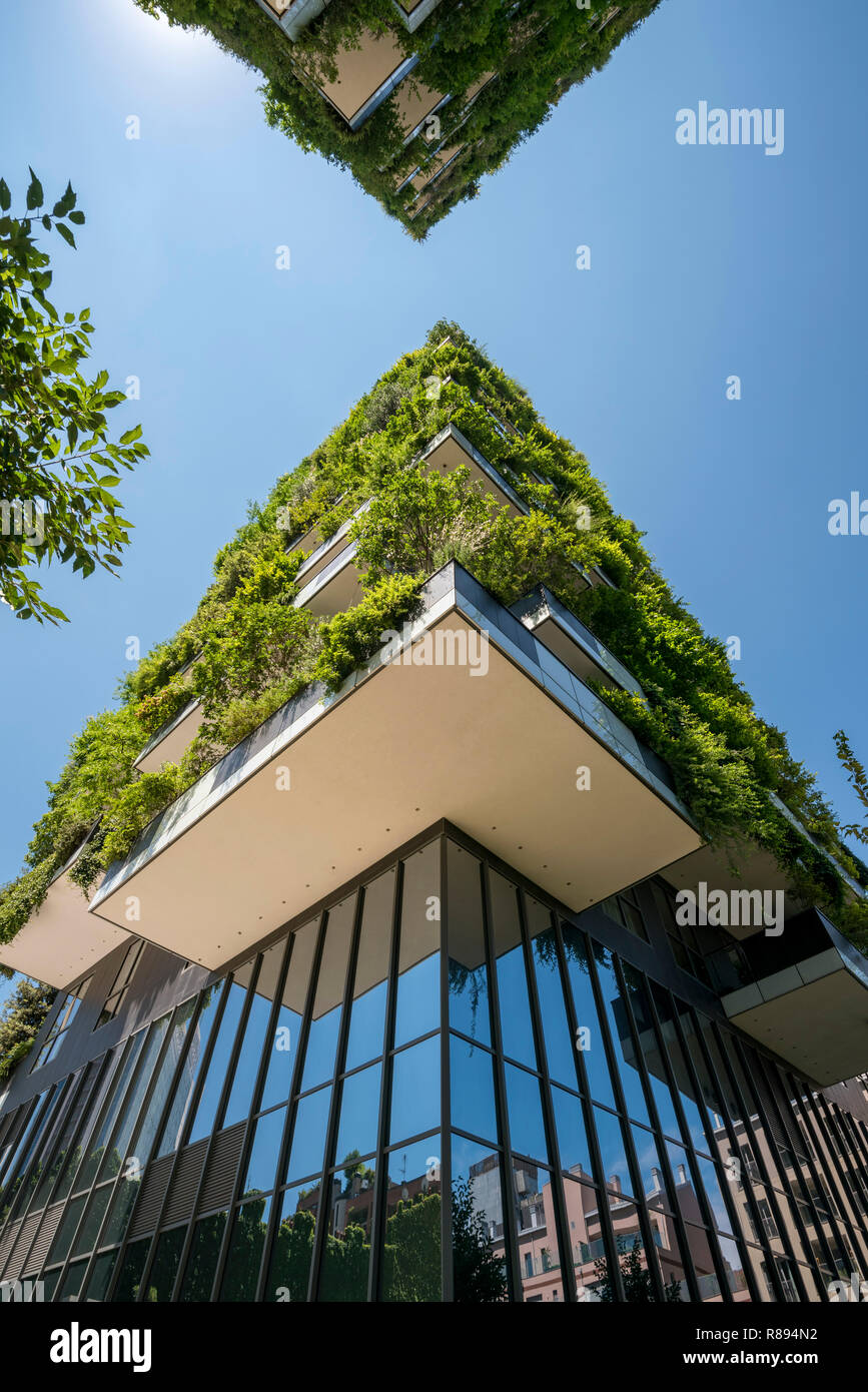 Bosco verticale e milano hi-res stock photography and images - Alamy