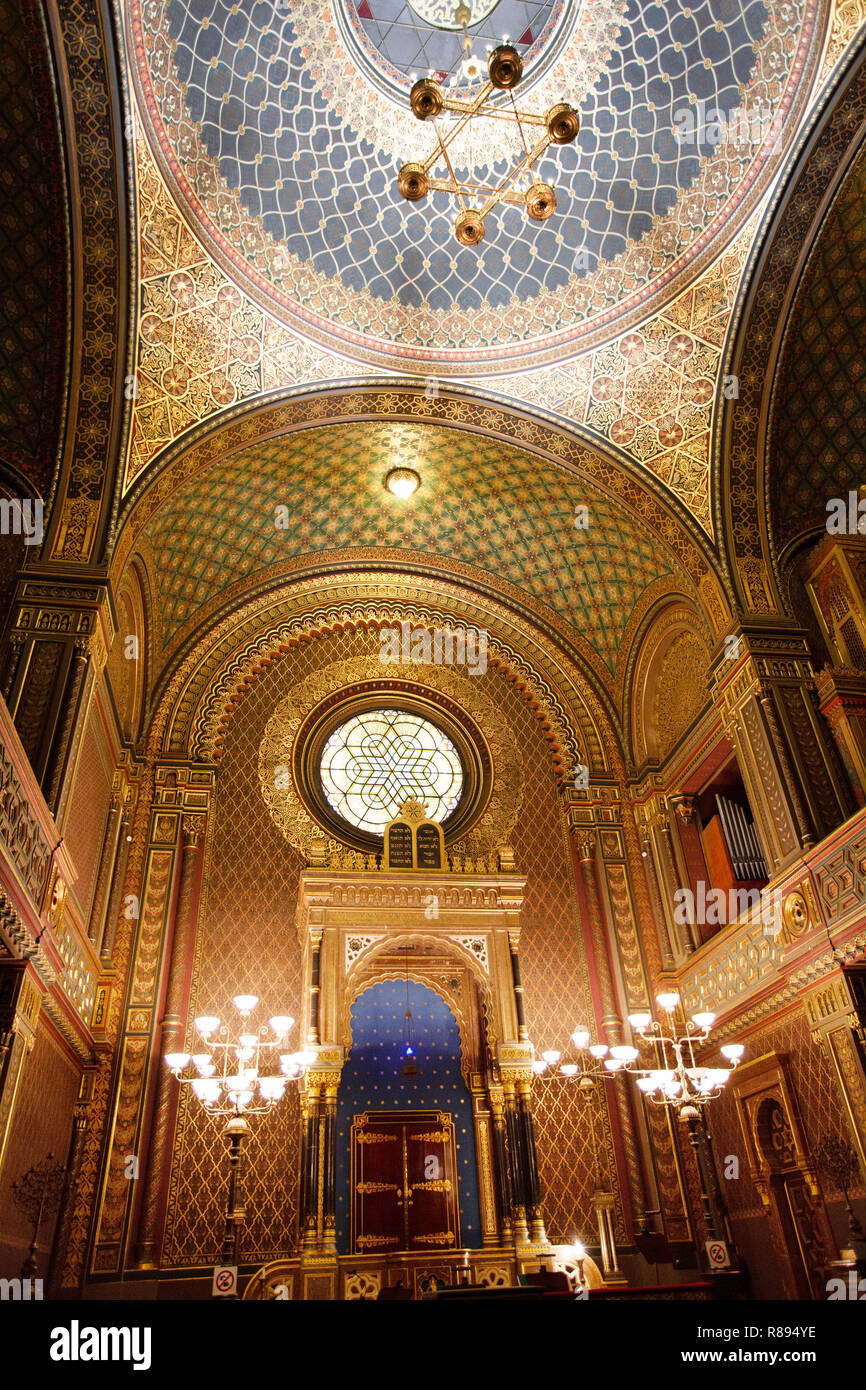 Spanish Synagogue in Prague Stock Photo - Alamy