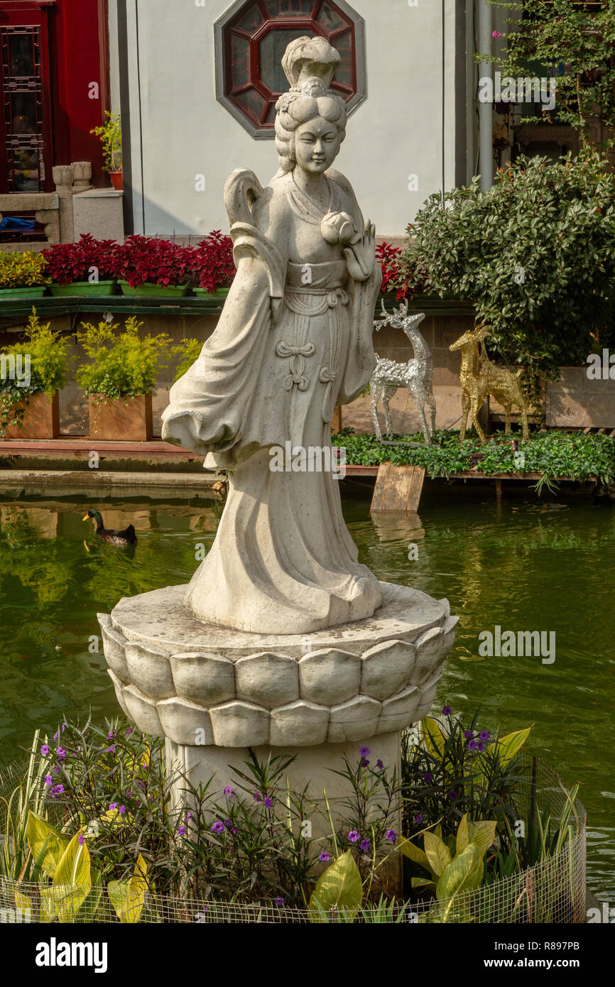 Chinese woman statue hi-res stock photography and images - Alamy