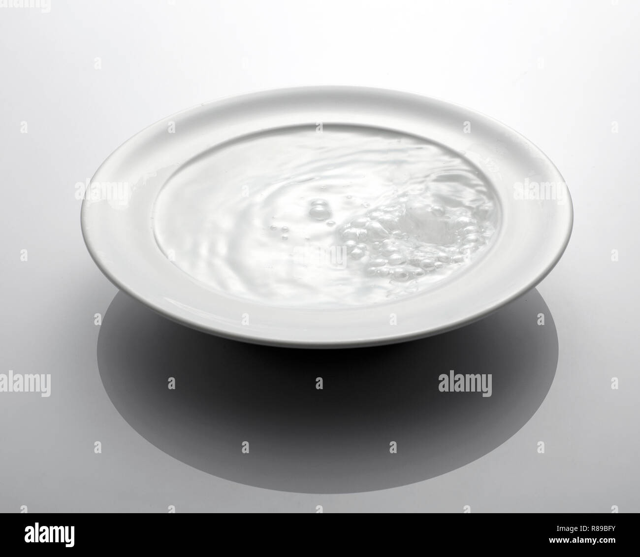 Wave plate hi-res stock photography and images - Alamy