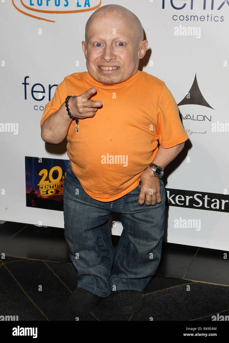 (FILE) Verne Troyer death suicide by alcohol intoxication. Verne Troyer ...