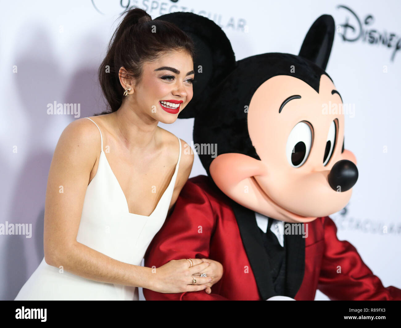 LOS ANGELES, CA, USA - OCTOBER 06: Sarah Hyland, Mickey Mouse at Mickey ...