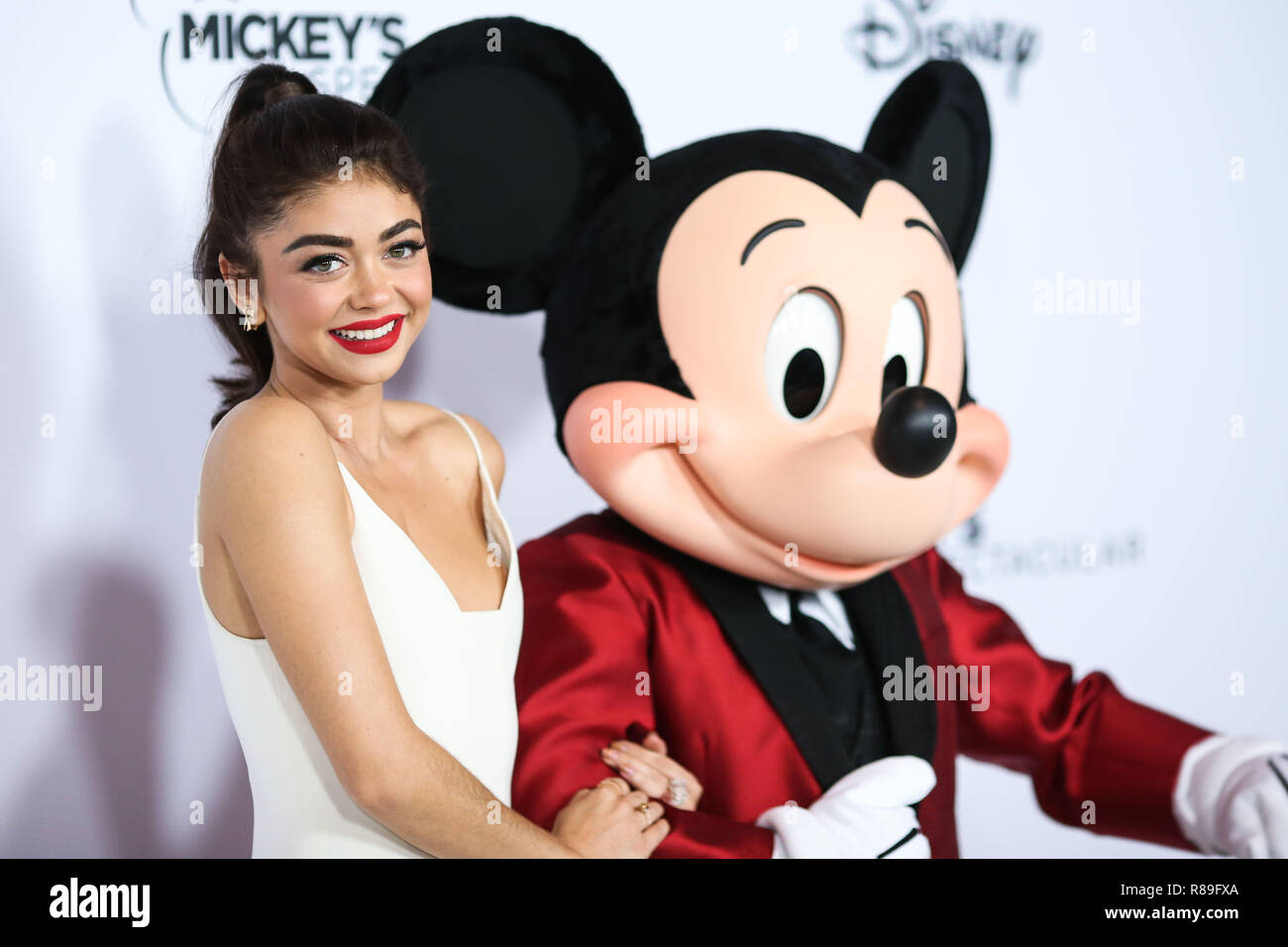 LOS ANGELES, CA, USA - OCTOBER 06: Sarah Hyland, Mickey Mouse at Mickey ...