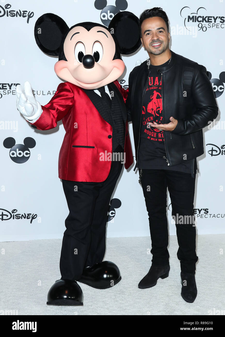 LOS ANGELES, CA, USA - OCTOBER 06: Mickey Mouse, Luis Fonsi at Mickey's ...