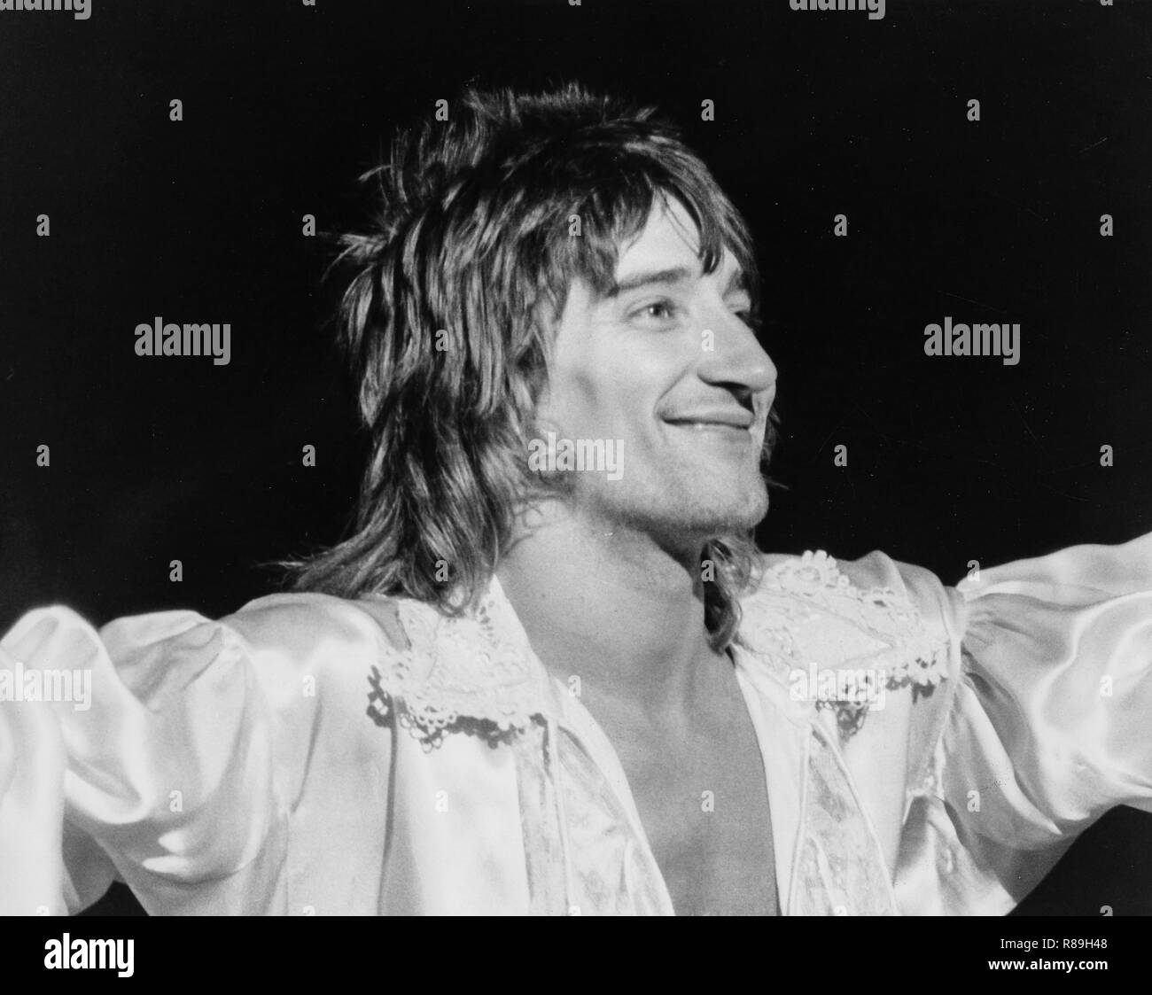Rod stewart 1974 hi-res stock photography and images - Alamy