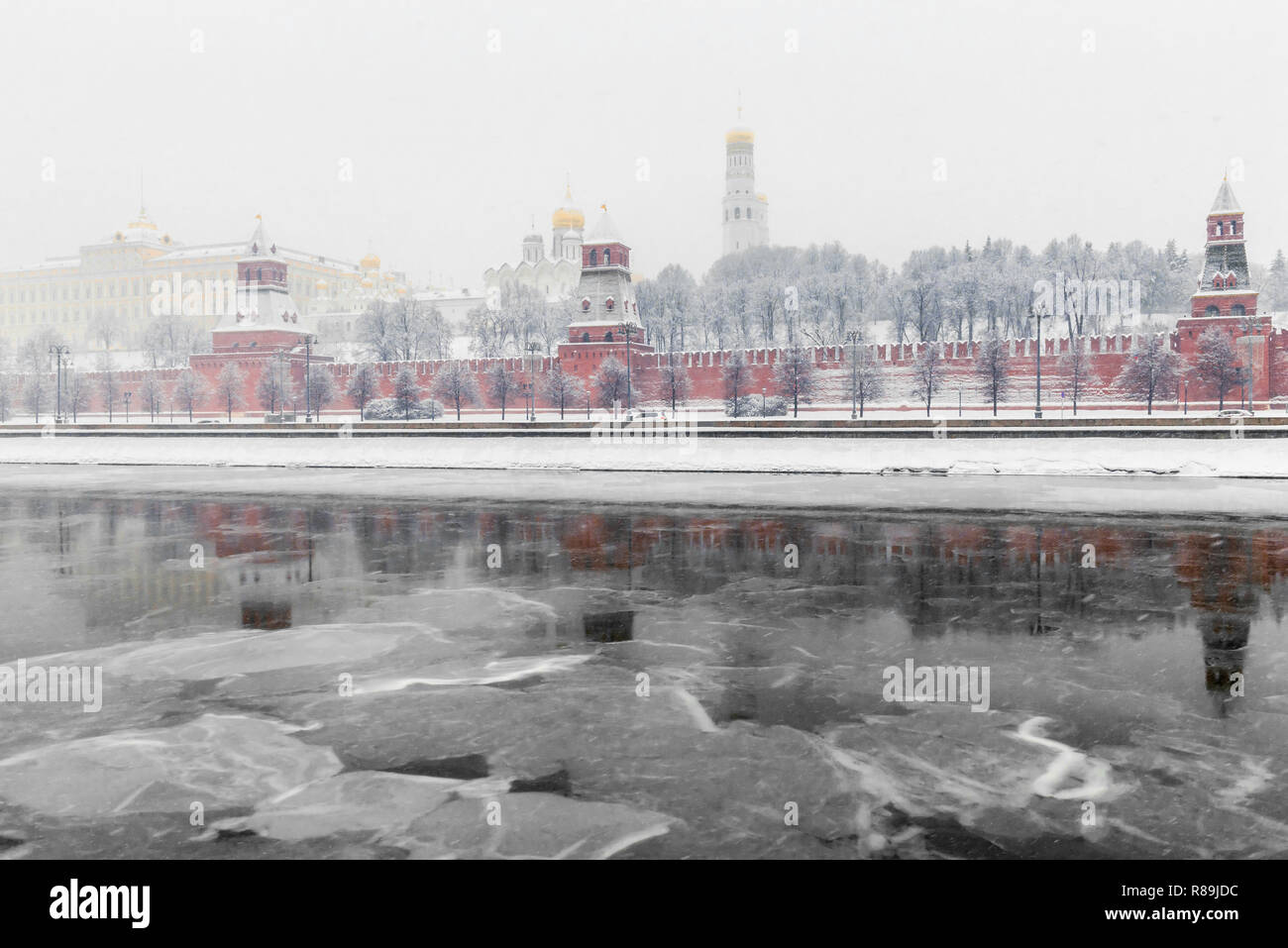 Blizzard russia hi-res stock photography and images - Alamy