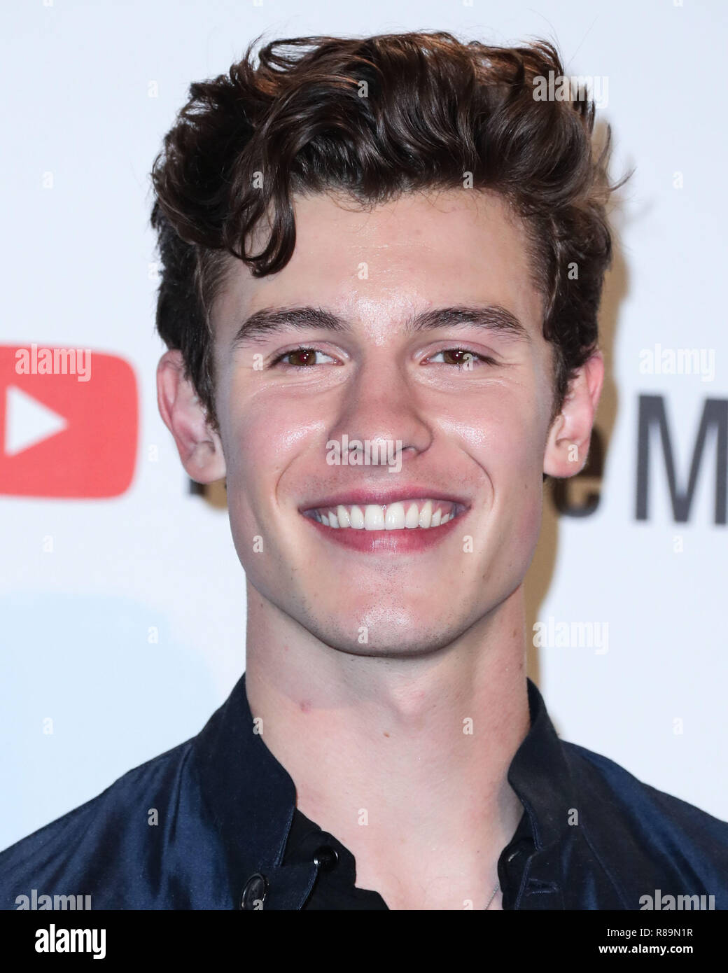 LOS ANGELES, CA, USA - OCTOBER 09: Shawn Mendes in the press room at ...
