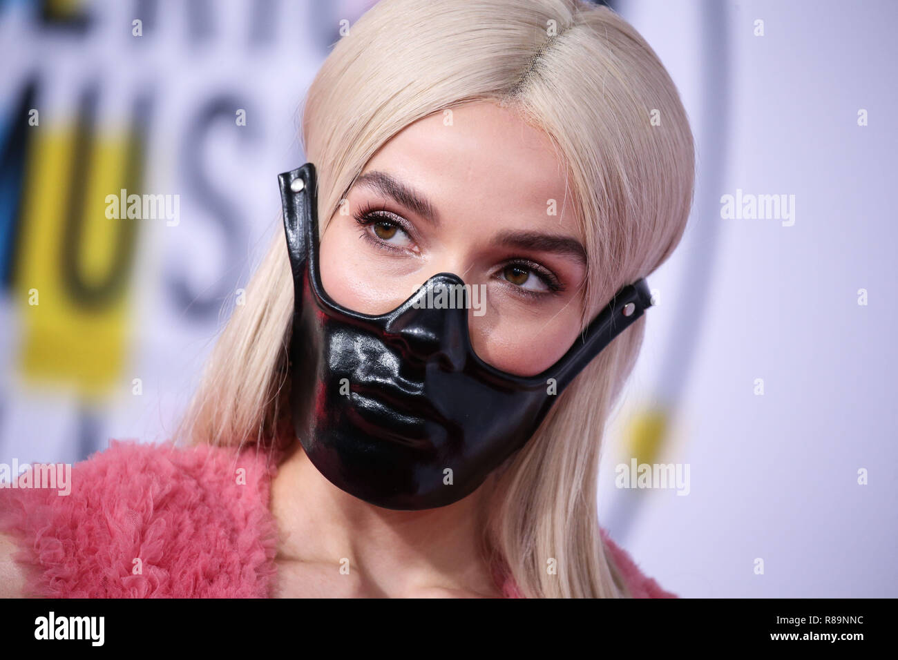 LOS ANGELES, CA, USA - OCTOBER 09: Poppy at the 2018 American Music ...