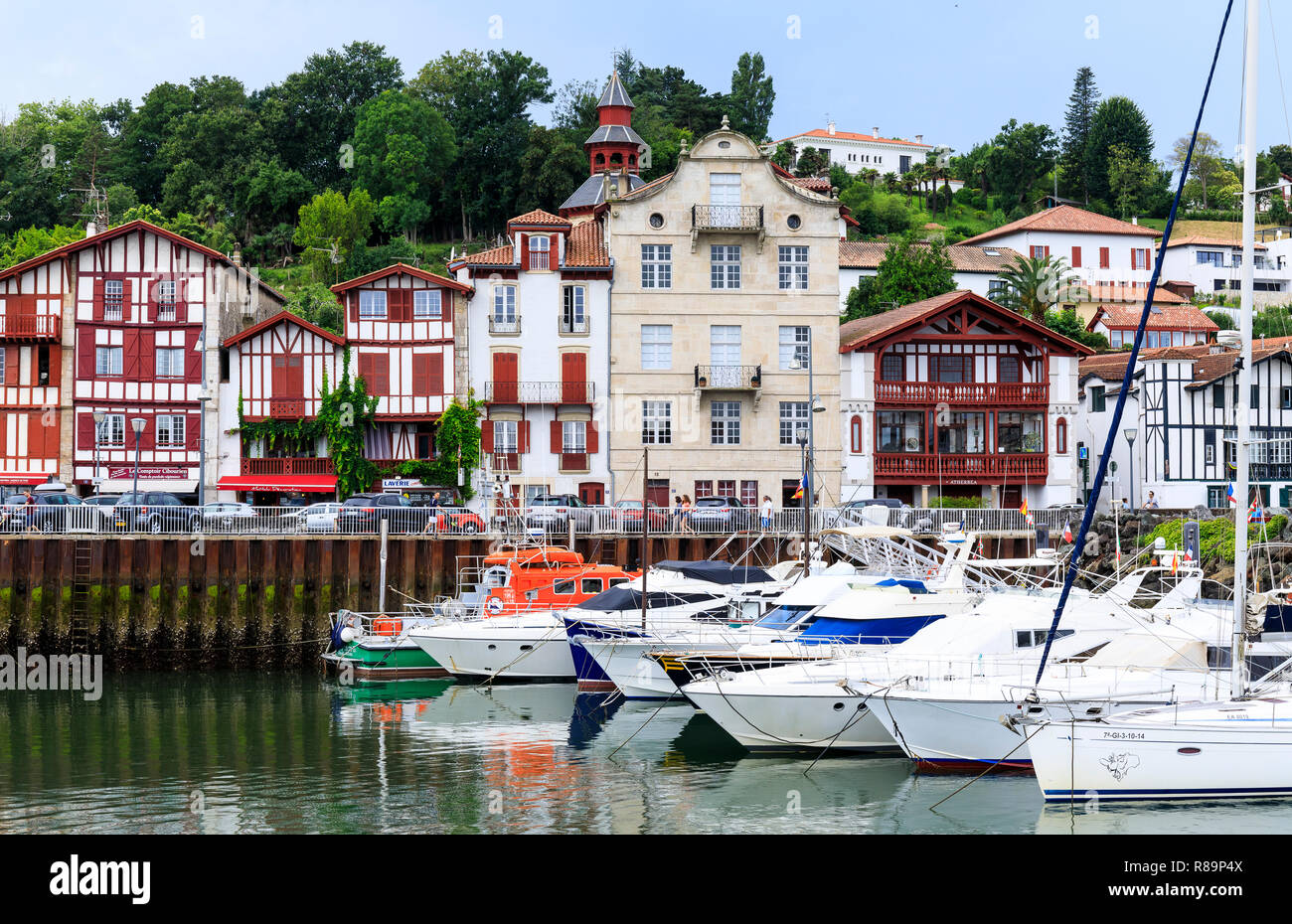 Ciboure harbour hi-res stock photography and images - Alamy