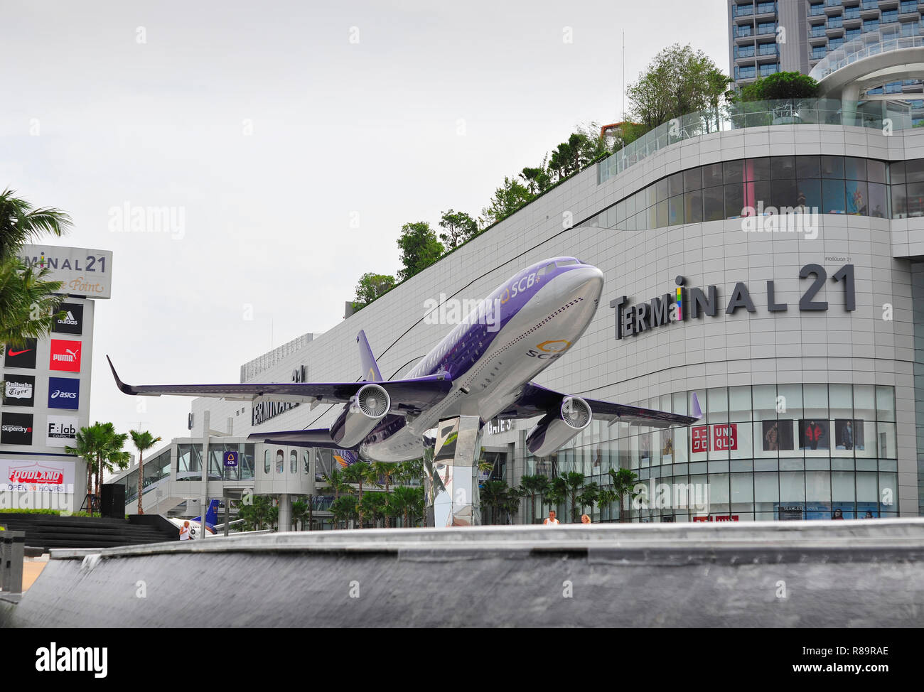 Business jet terminal hi-res stock photography and images - Alamy