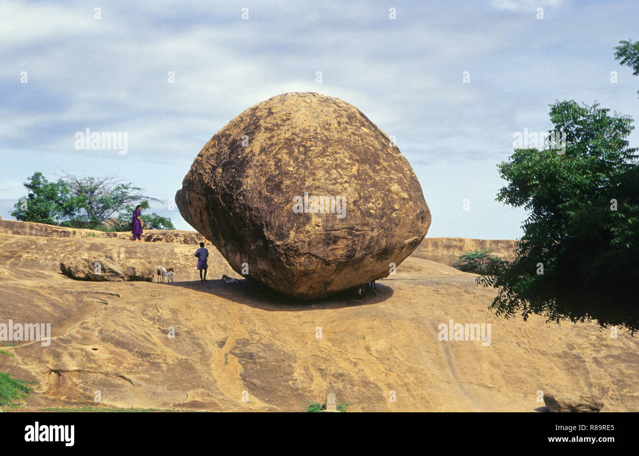 Krishna butter ball at Mahabalipuram, Tamil Nadu, India Stock Photo - Alamy
