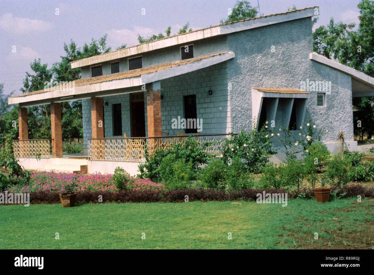 farmhouse bungalow garden lawn panvel mumbai bombay maharashtra india ...