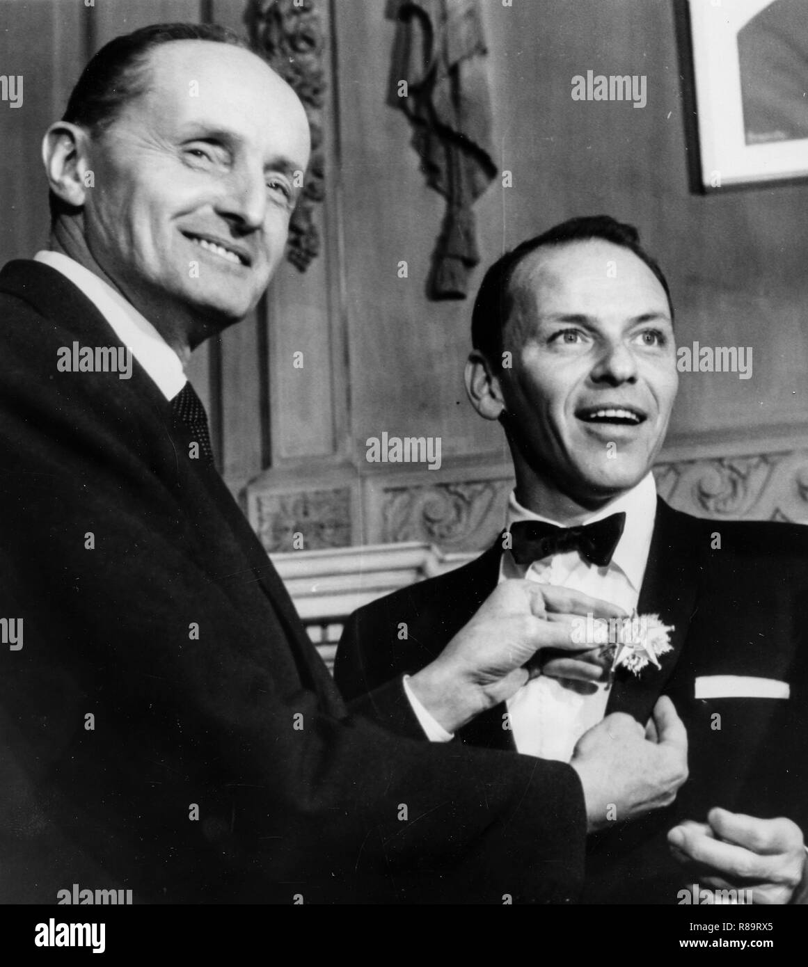 Singers fifties Black and White Stock Photos & Images - Alamy