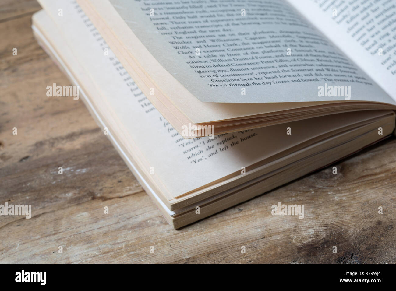 Book spread hi-res stock photography and images - Alamy