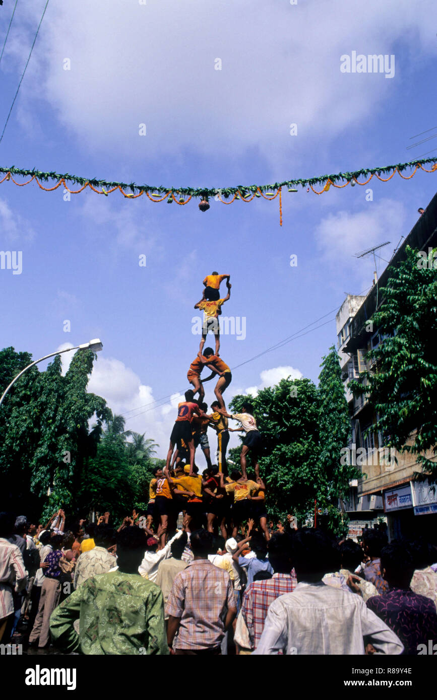 Dahi Hundies, Human Pyramid breaking pot, Janmashtami janmashtmi gokul ...