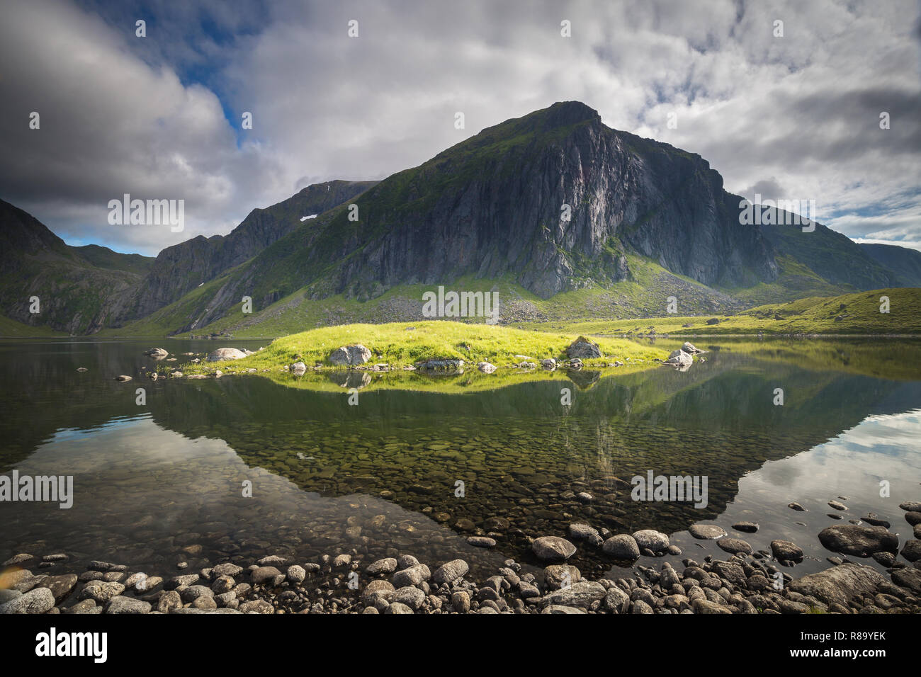 Nedre Heimredalsvatnet area near Eggum - amazing crystal lake ...