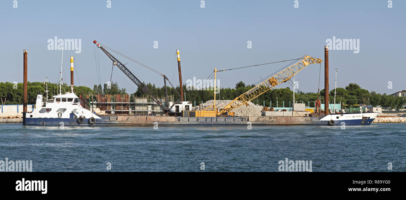 Construction barge hi-res stock photography and images - Alamy
