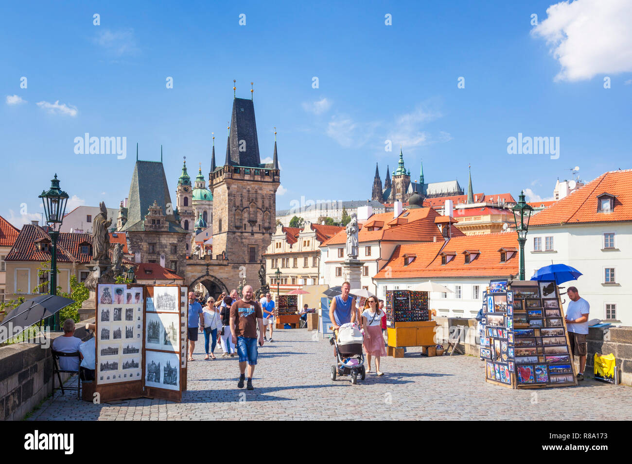 Baroque statues hi-res stock photography and images - Alamy
