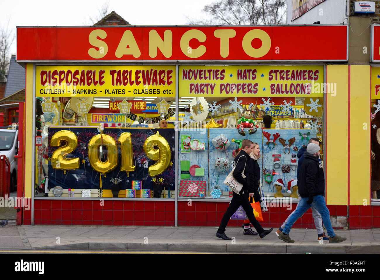 The party shop hi-res stock photography and images - Alamy