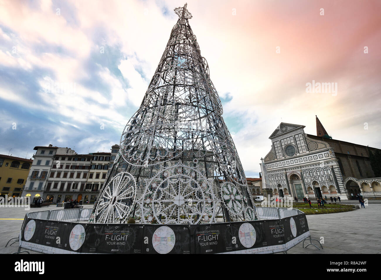 Florence, December 2018: Tourists and Christmas tree in the square of ...