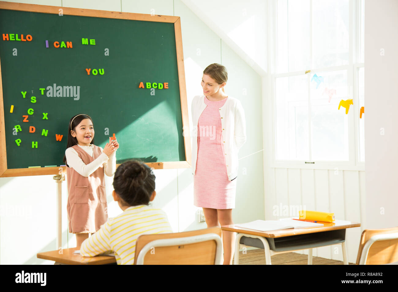 Child giving presentation class hi-res stock photography and images - Alamy