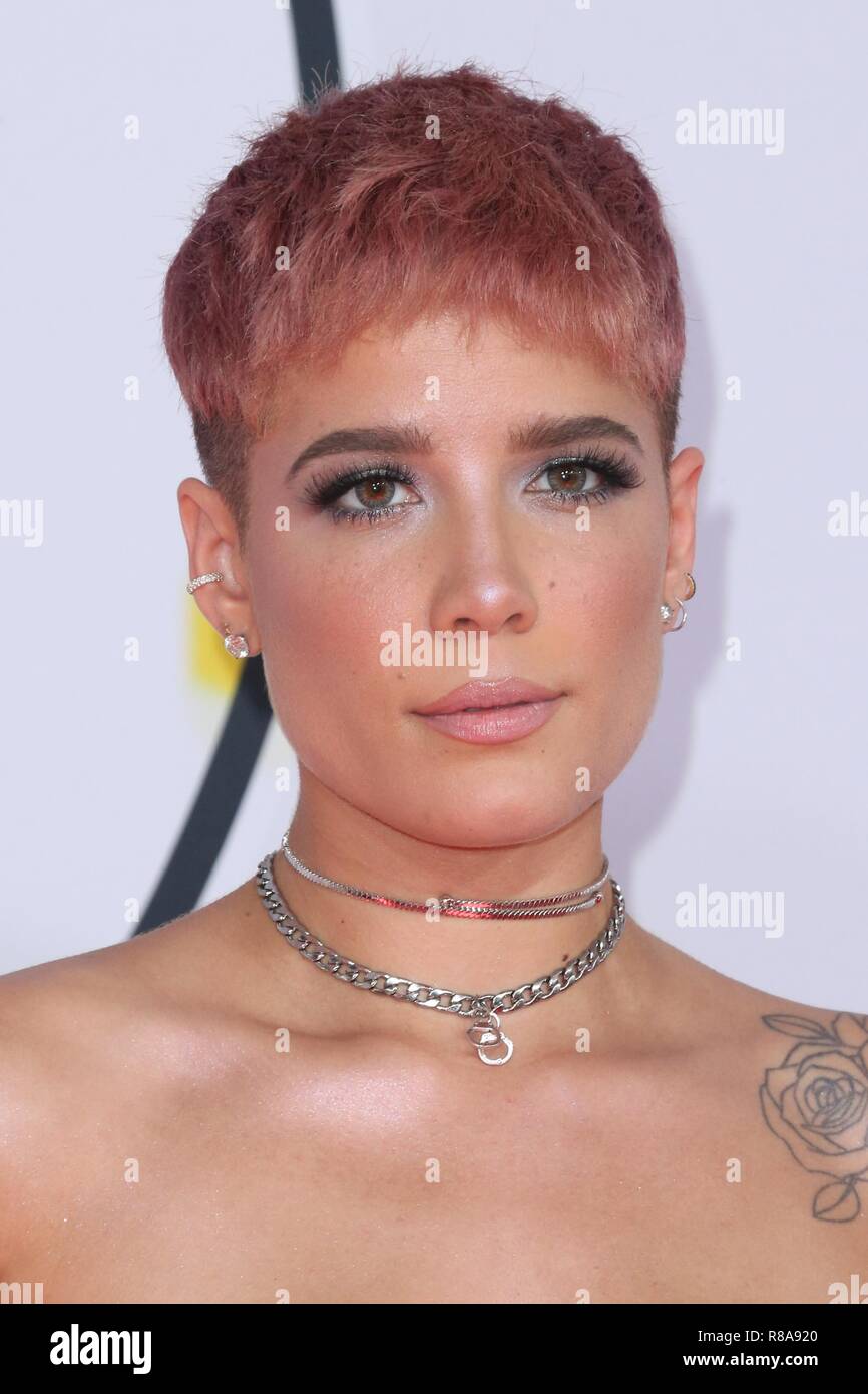 LOS ANGELES, CA, USA - OCTOBER 09: Singer Halsey aka Ashley Nicolette ...