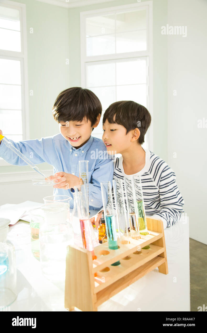 Young Students In Science Class Stock Photo - Alamy