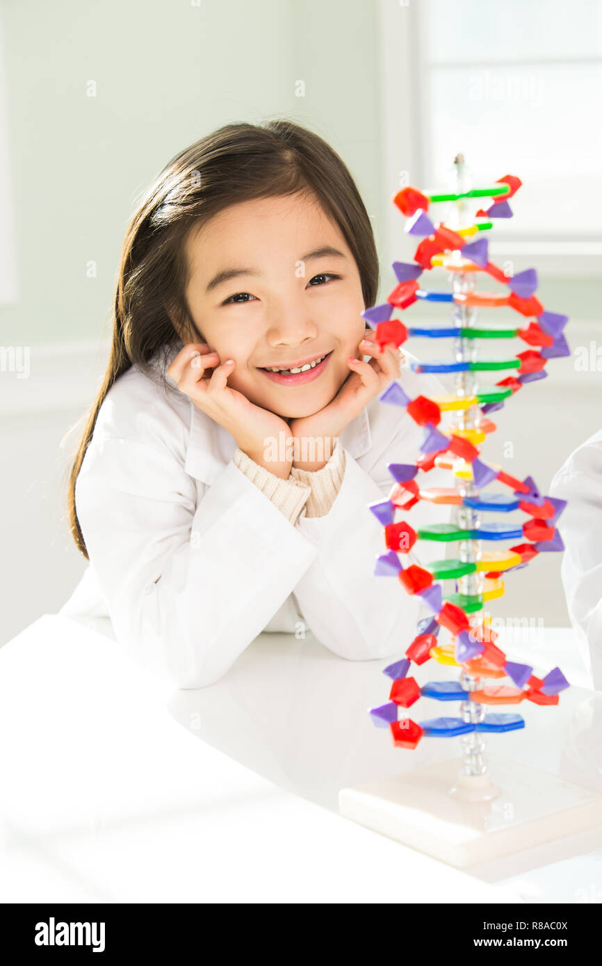 Students with dna model hi-res stock photography and images - Alamy