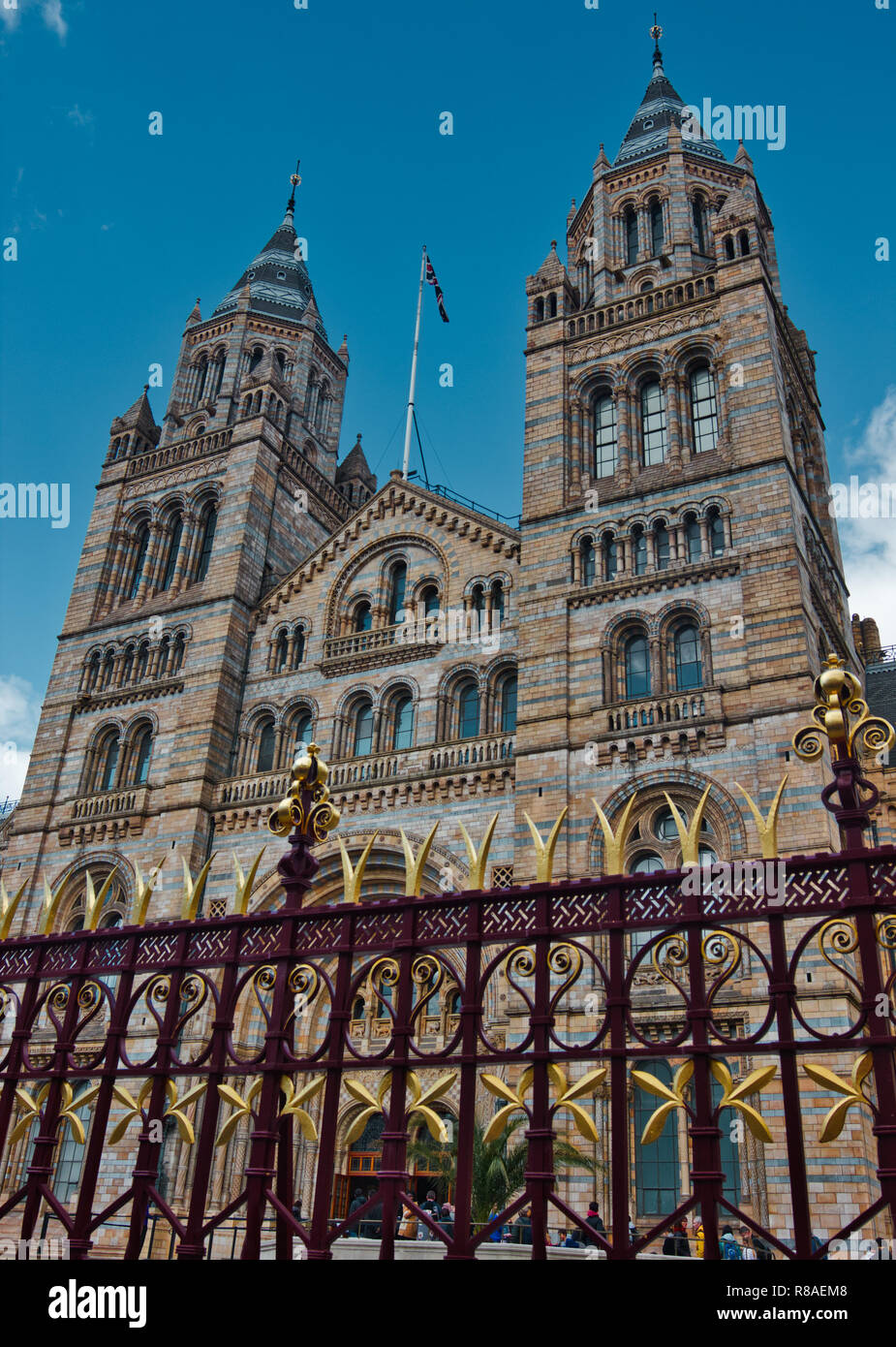 Romanesque era hi-res stock photography and images - Alamy