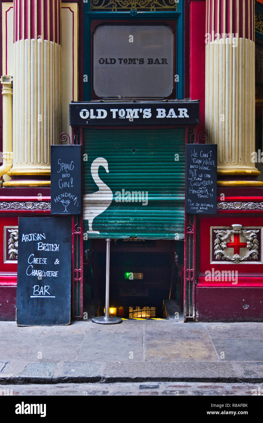Old toms bar hi-res stock photography and images - Alamy