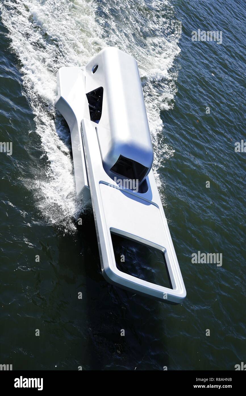 The "Ship of the Zipper"created by Japanese artist Yasuhiro Suzuki ...